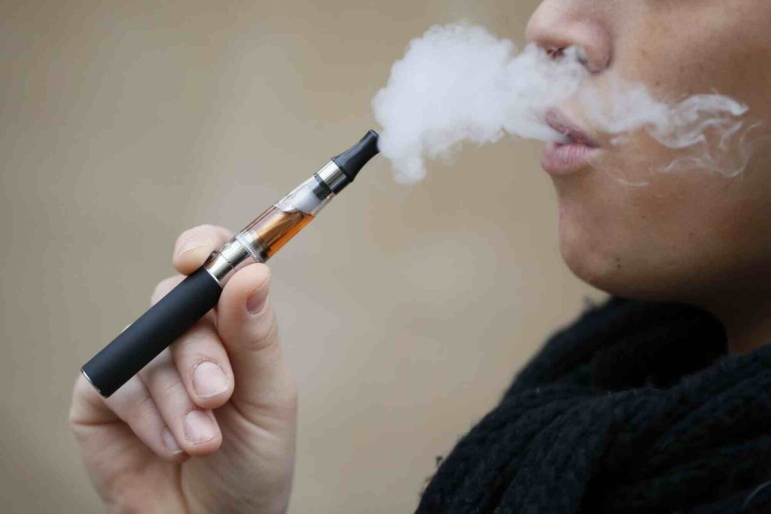 Vaping and Accessories: Why Vape Jewelry is Dominating Fashion in 2025 ...